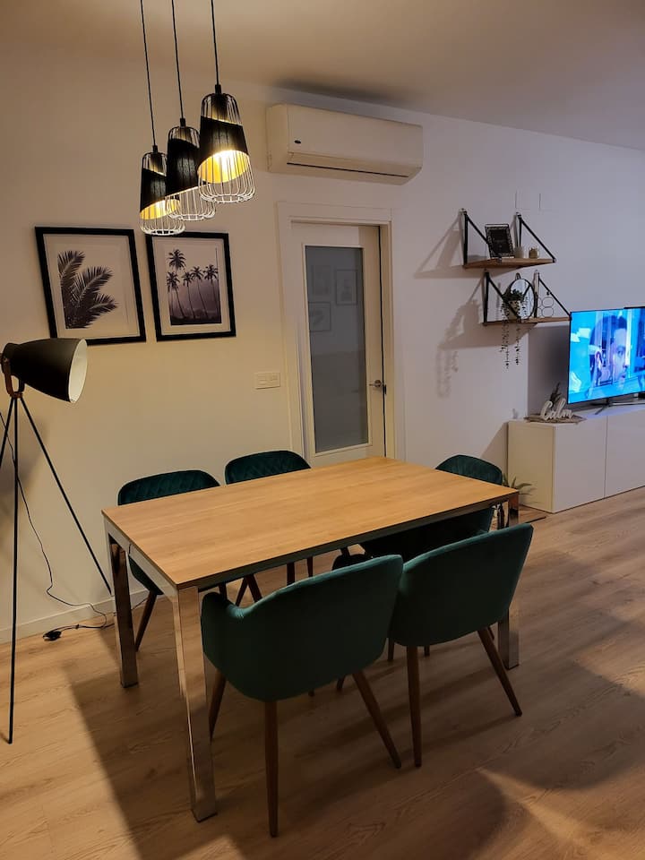 Habitación Con Cama Doble Y Wc - Dos Hermanas