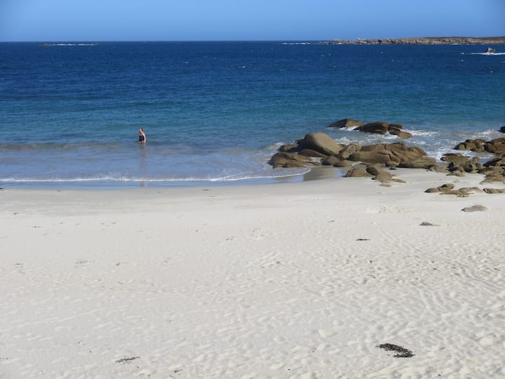 Maison De Balou:plage Vélos Paddles Moutons Poules - Trégastel