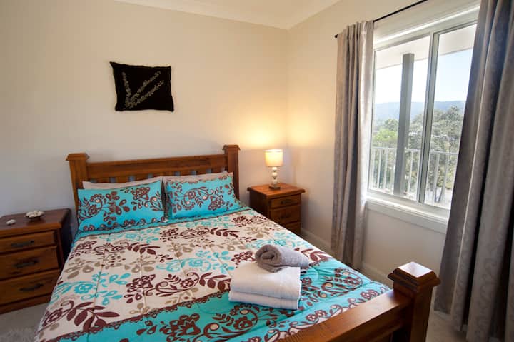 Highfields Country  Cottage
2bedrooms - Kurrajong