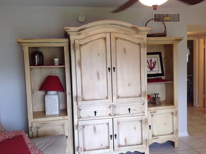 "Aloha Condo" 
Private Family Beach (Port/disney) - Cocoa Beach, FL