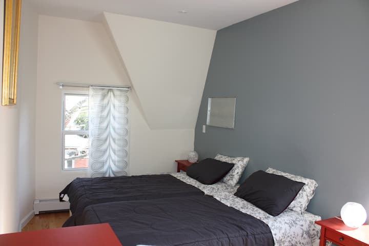 An Oasis In The Big Apple 3 - Astoria - Queens NY
