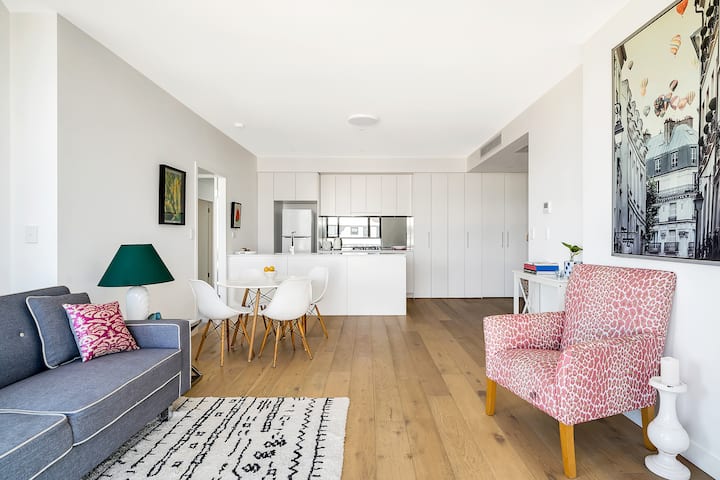 Bright Rockdale Escape Near Bayside Beaches - Sydney