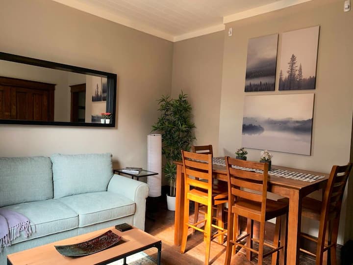 2 Bedroom First Floor - Steps Away From Hosiptial - Orillia