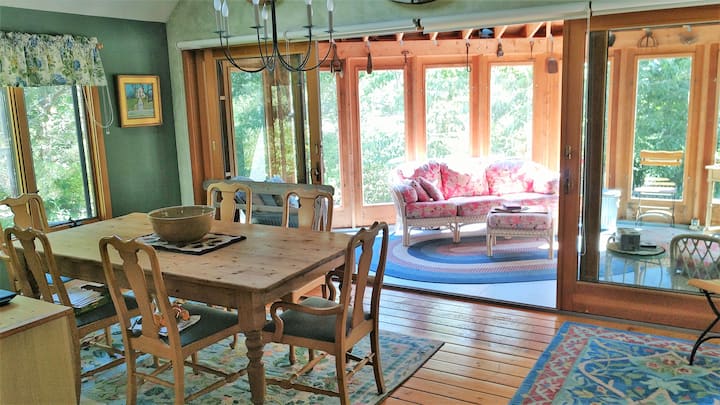 5 Stars And 5 Minute Walk To The Beach! - Orleans, MA