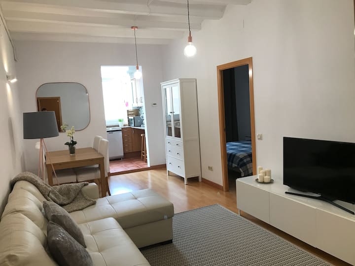 Beautiful & Quiet Flat In The Center Of Barcelona - Barcelona