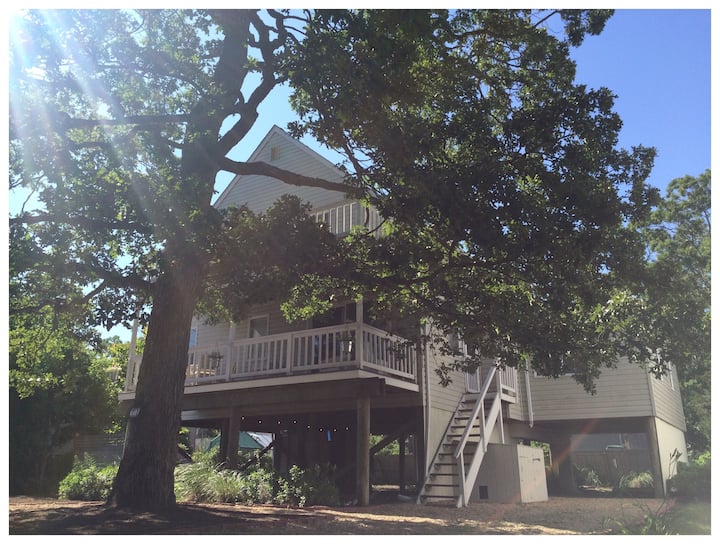 Artsy Beach House - Westhampton, NY