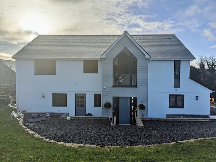 Large Family Home -Outdoor Kitchen, Hot Tub, Sauna - Redruth