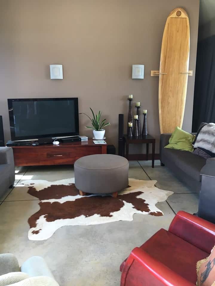 Magnolia Room - Stunning Country Views - Huntly