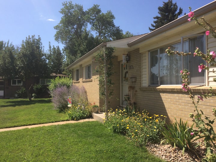 Private Entry +. Park, Eats, Hospital - Easy Walk! - Longmont, CO