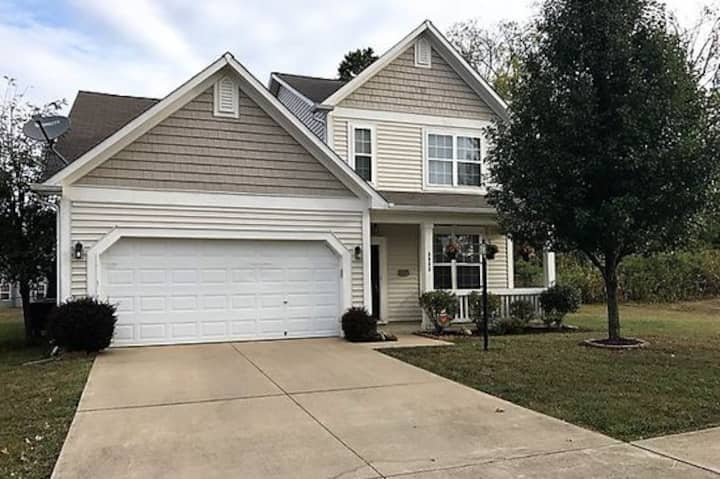 Beautiful Family Friendly Home All To Yourself! - Bloomington, IN