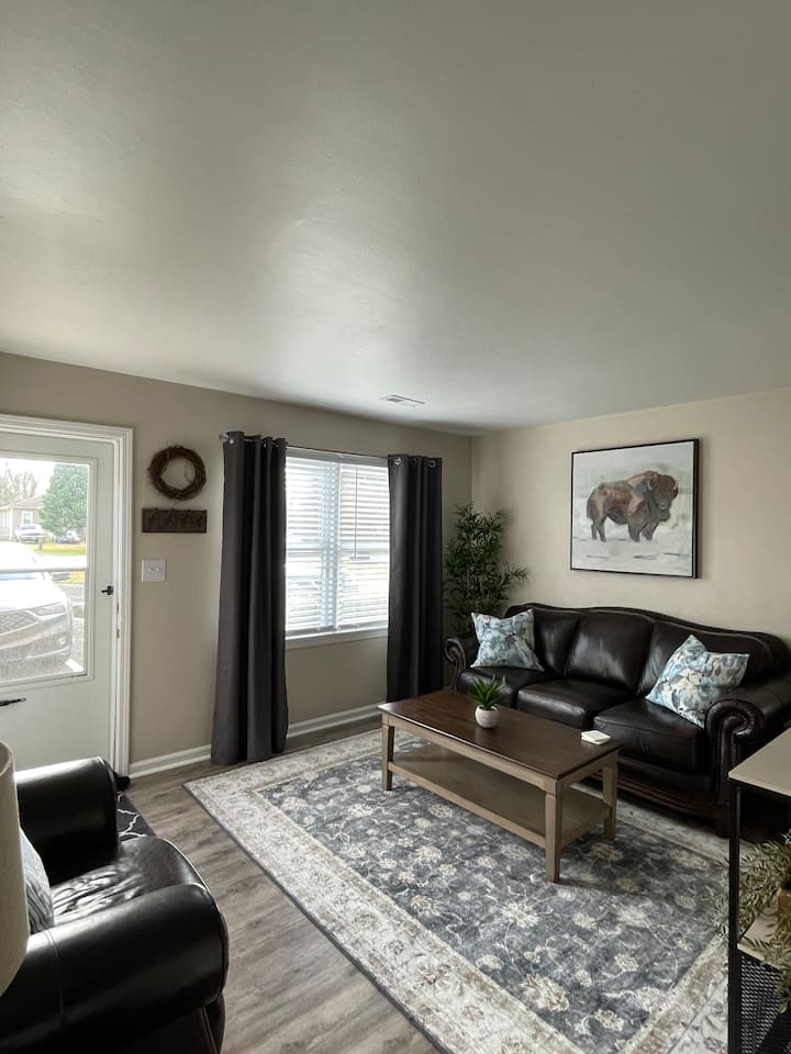 New Casino Nearby! King Bed, Two Bdrm, 1 1/2 Bth - Chesapeake, VA