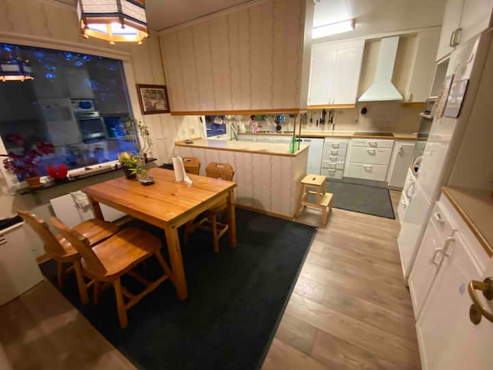 Feel Good House With Own Balcony - Kungsängen