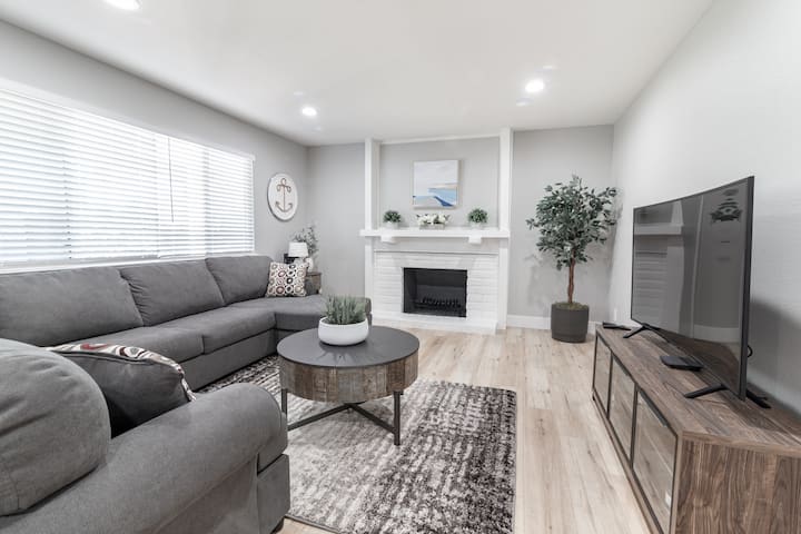 Spacious 5br Home With 3 Baths - サクラメント, CA