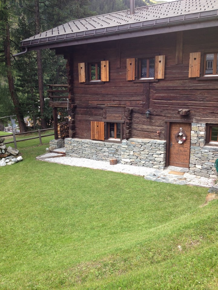 Cosy Family Chalet. Pets Welcome ! - Grimentz