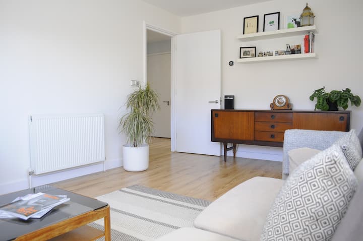 Spacious Flat In The Heart Of East London - London