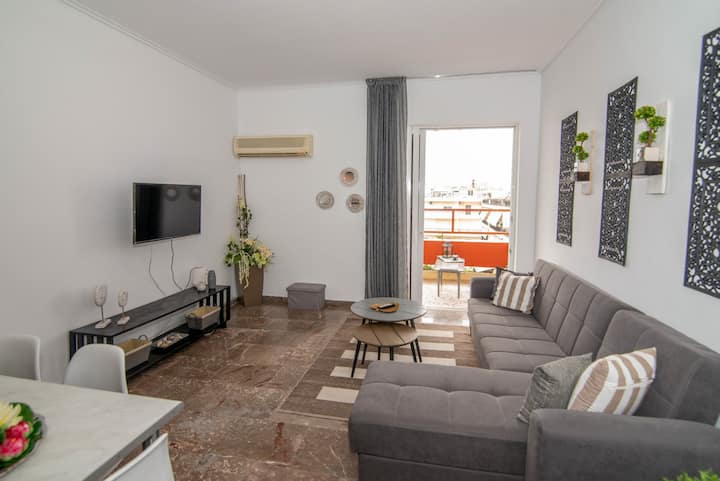 Superbe Appartement éQuipé, Proche De La Mer! - Kalamata