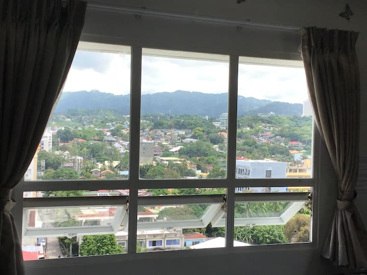 Spectacular Mountain View Condo & Walk To It Park - Cebu City
