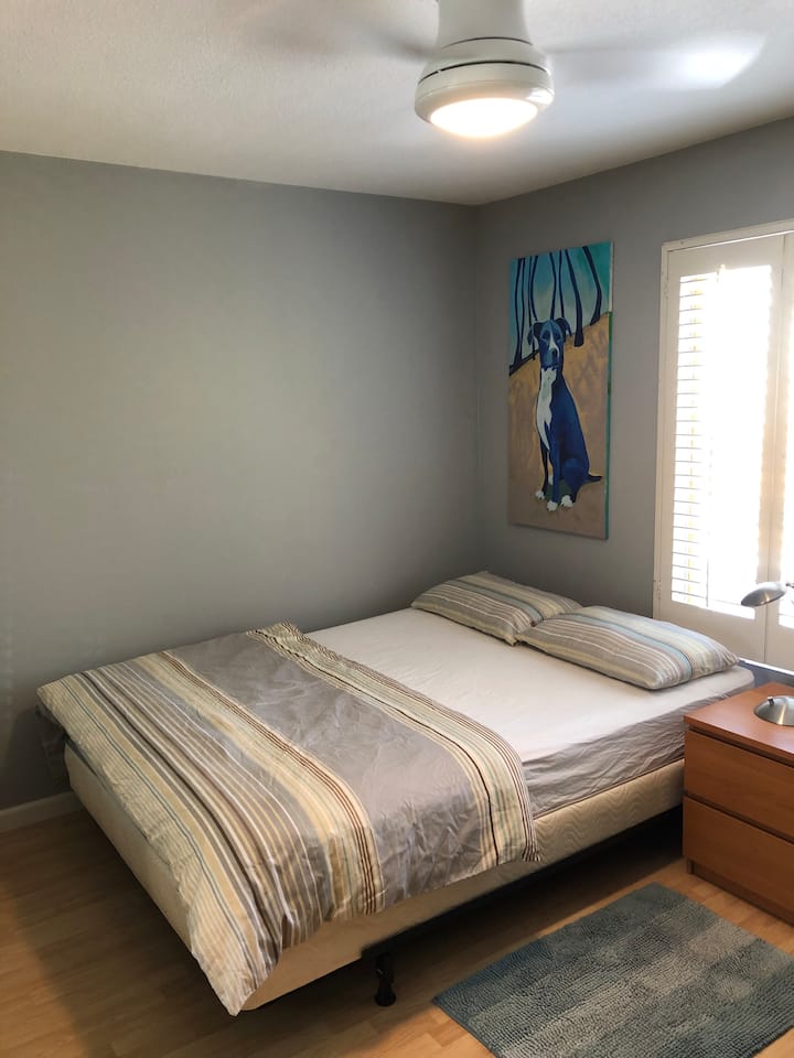 Private Room With Queen Bed In Mission Viejo - Mission Viejo, CA