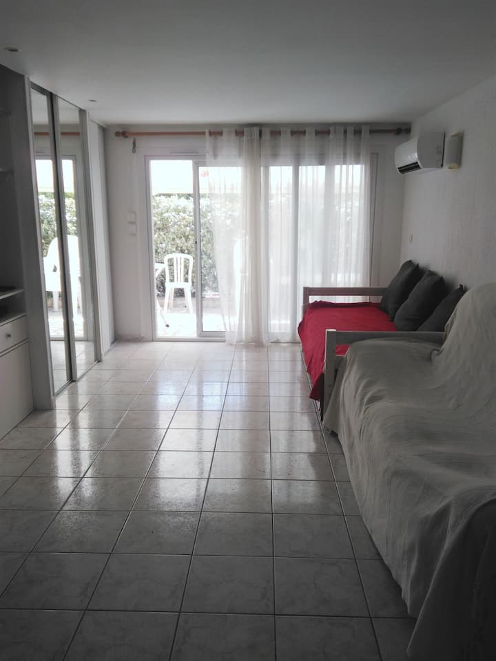 Location Idéalement Située à 300 M De La Plage - Fréjus