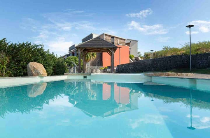 T2 Saint Gilles Les Bains Piscine Vue Mer Plage - La Réunion