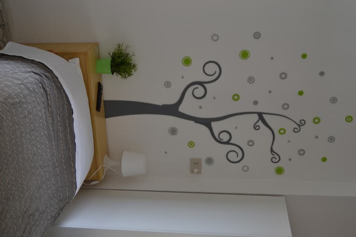 Single Bed In The City - Pise