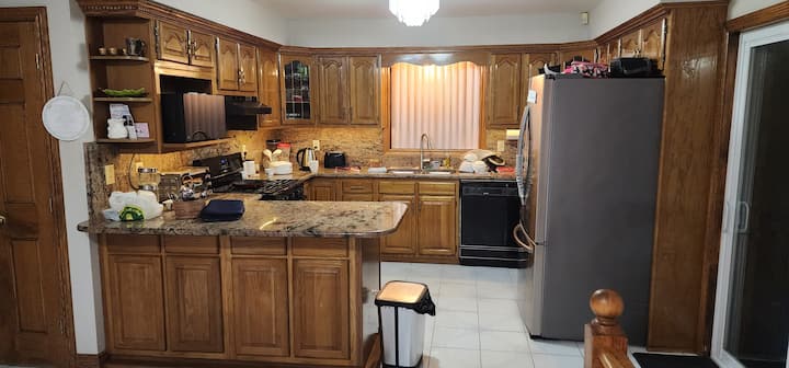 One Room In A Nice Spacious Home - Leamington