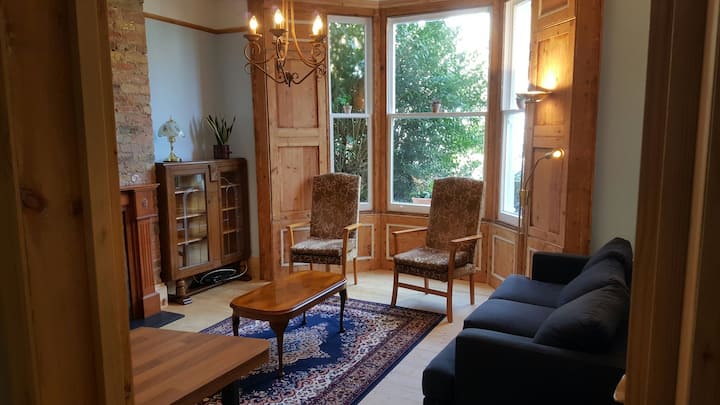 2 Bed Period Flat In Hackney - Chingford