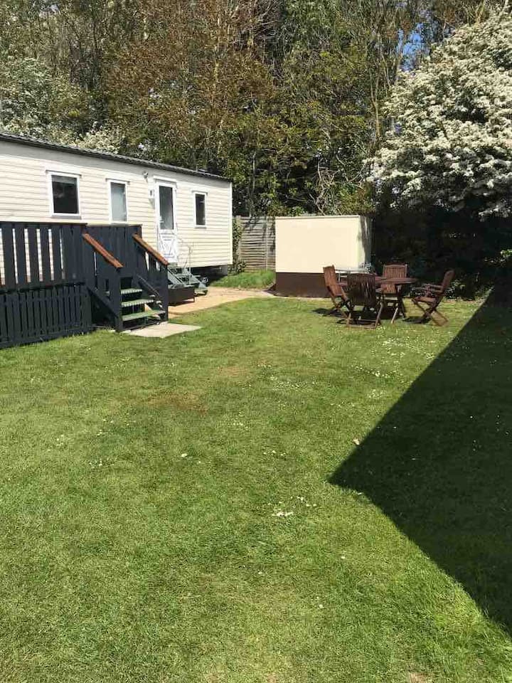 Spacious 3 Bedroom Caravan At ‘Seal Bay Resort’. - Selsey