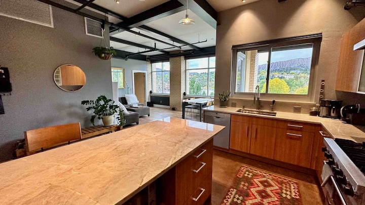 Lovely Downtown Loft+ Big Views + Pets Welcome - Durango