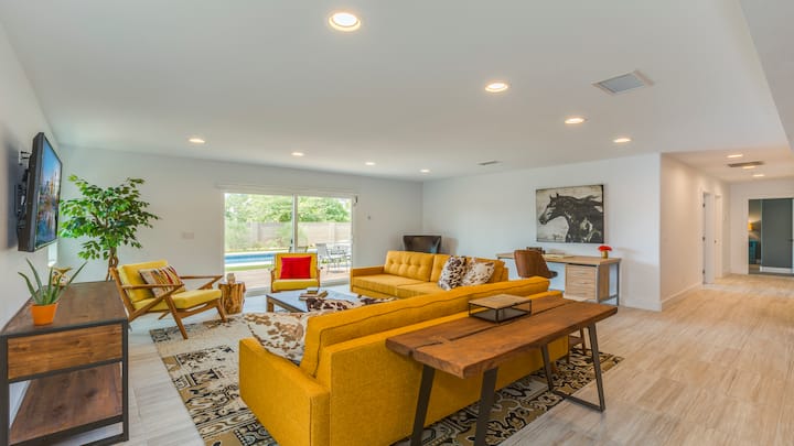 5br Retreat W/ Pool & Hot Tub - Anaheim, CA