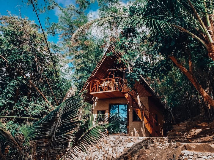 Cocovana Beach Resort (Overlooking) - Busuanga