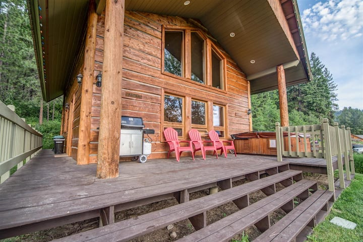 Aspen Cabin, Sleeps 6, With Hot Tub - Plain, WA