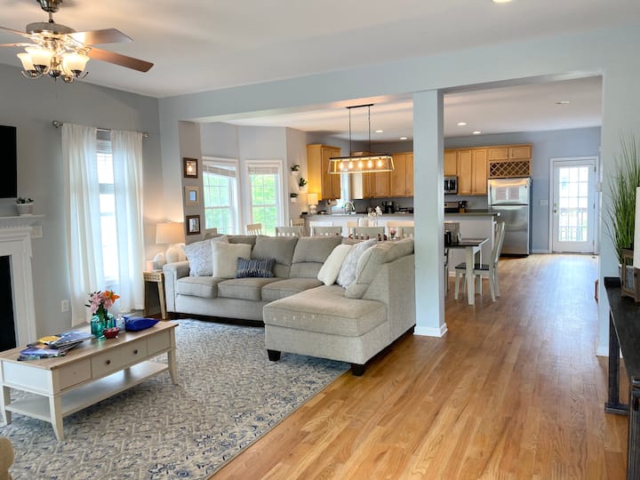 The Spacious Home Near Downtown & Uva - Charlottesville, VA