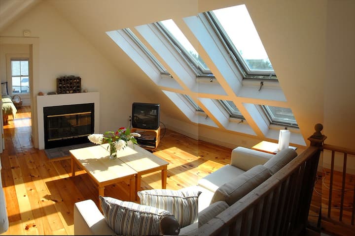 Great Historic Penthouse Duplex With Large Deck - Provincetown, MA