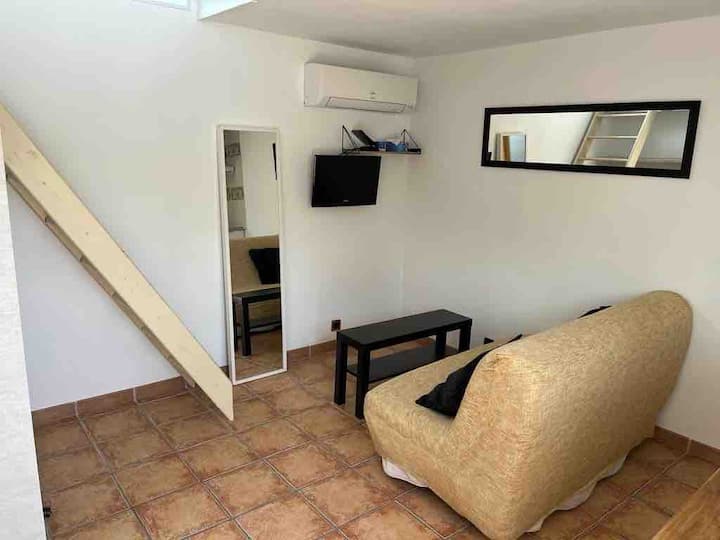 Studio Avec Mezzanine Proche D'aix Au Calme - Éguilles