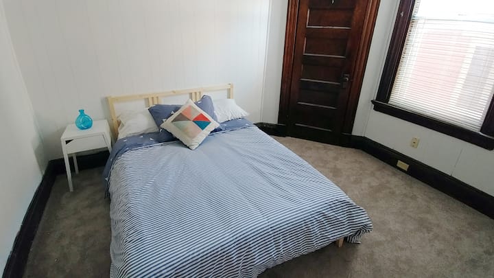 Huge, Affordable 2br Apartment Steps From Otr! - Cincinnati, OH