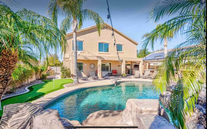 Backyard Dream: Pool, Putting Green & Heated Pool - Goodyear, AZ