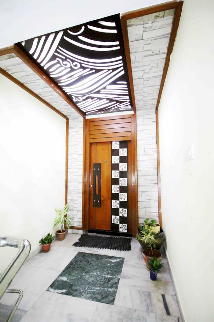 Luxury 3 Bhk, 3000 Sq. Ft. Flat In Basheerbagh - Hyderabad