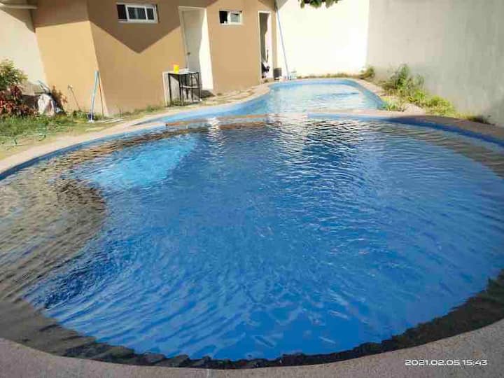 Cheerful Clarkview 4br Townhouse With Shared Pool - Angeles