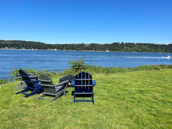 Charming Waterfront Cottage - Bainbridge Island, WA
