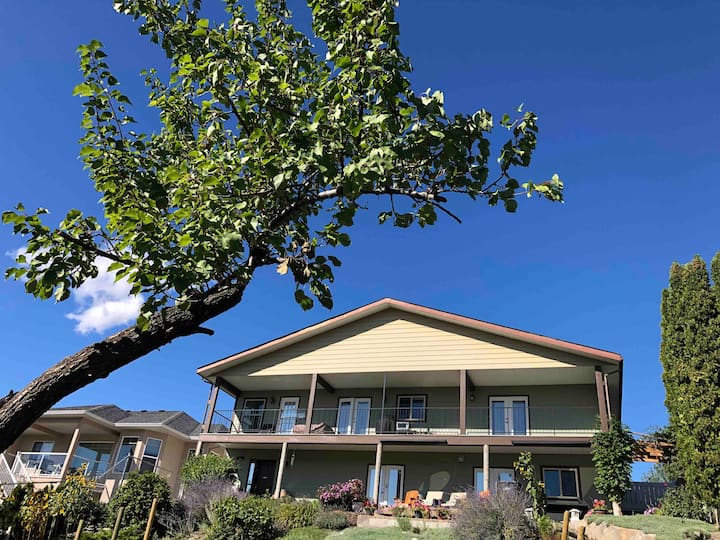 A Golden Mile Seaglass/granite 2 Bedroom Suite - Oliver