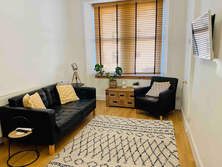 Dalry, Edinburgh | Traditional Flat | - Edinburgh