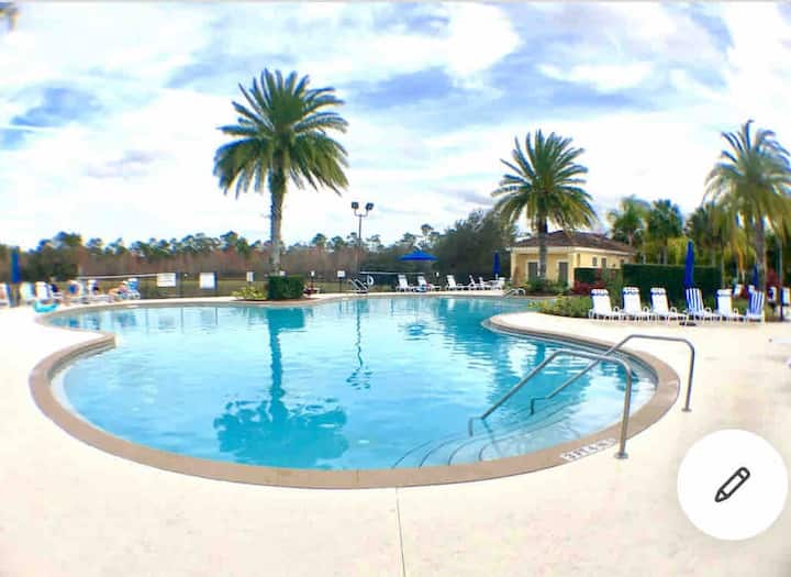 Villa 1.5 Miles To Disney Heated Pool/hot Tub - Celebration, FL