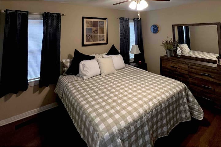 Cozy, Pet-friendly Home Near Downtown & Casino - Hot Springs, AR