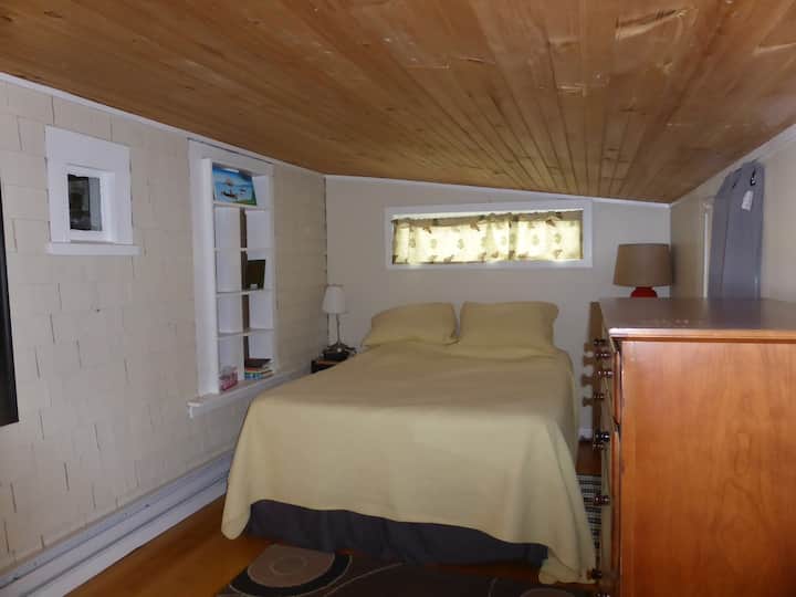 Beach House Cottage Private In Law - Woods Hole, MA