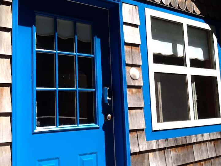 Chesterman Beach Cottage Suite - Tofino