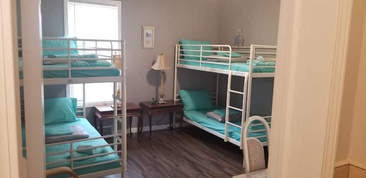 Niagara Falls Guest Suite Great Location - Niagara Falls, NY
