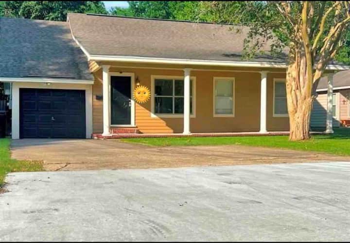 Rooms Available For Monthly Stays! - Nederland, TX
