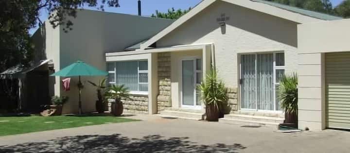 Anri Guesthouse - Private Suite. - Bloemfontein