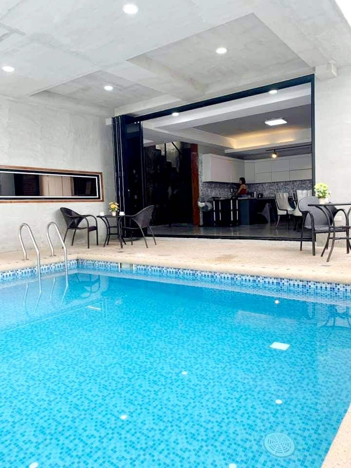 Minimalist Industrial 5br Pool Villa In Clark F - Angeles